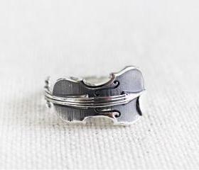 925 Sterling Silver Sideways Violin Ring on Luulla
