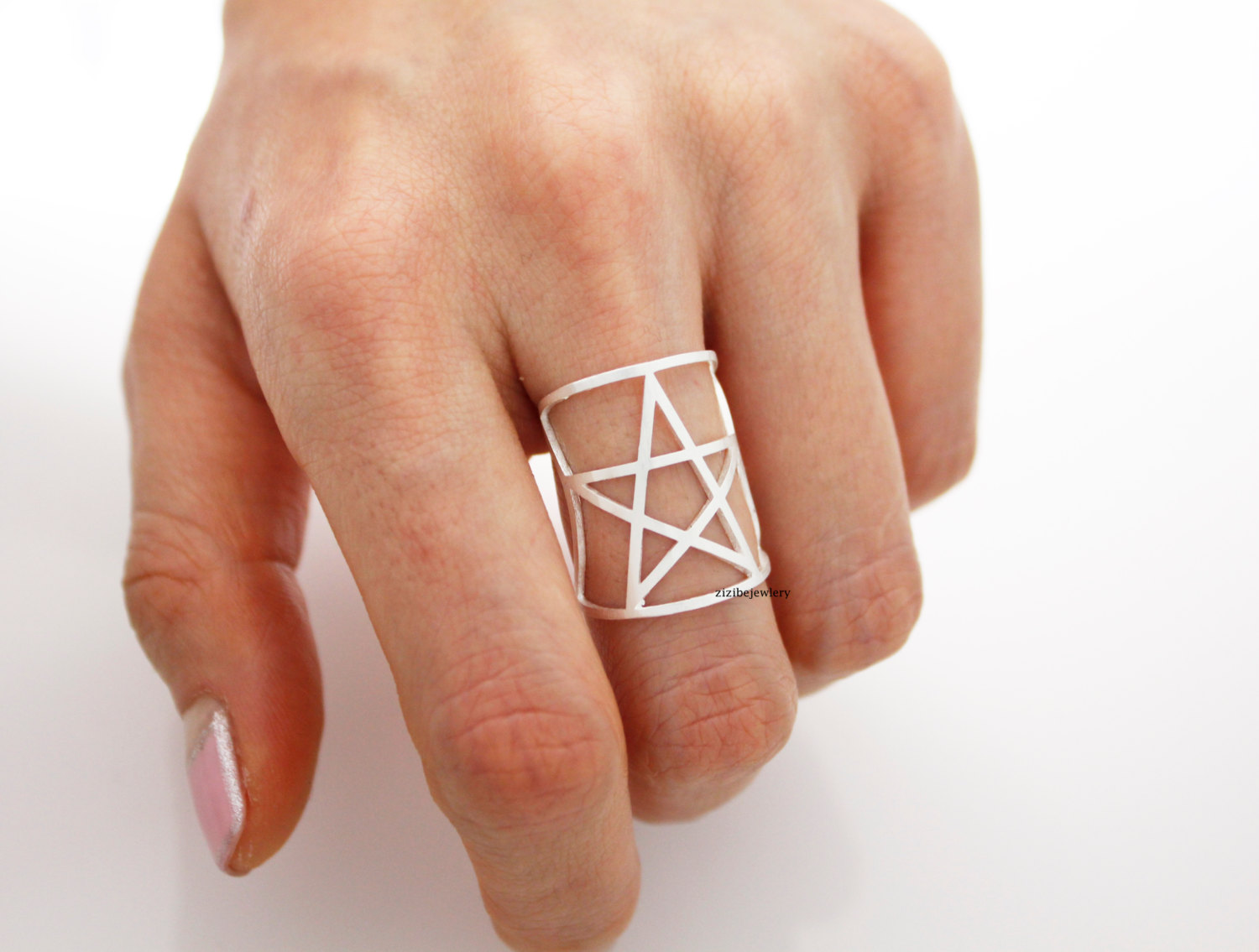 Cut-Out Open Star Adjustable Ring In 2 Colors, R0444G on Luulla
