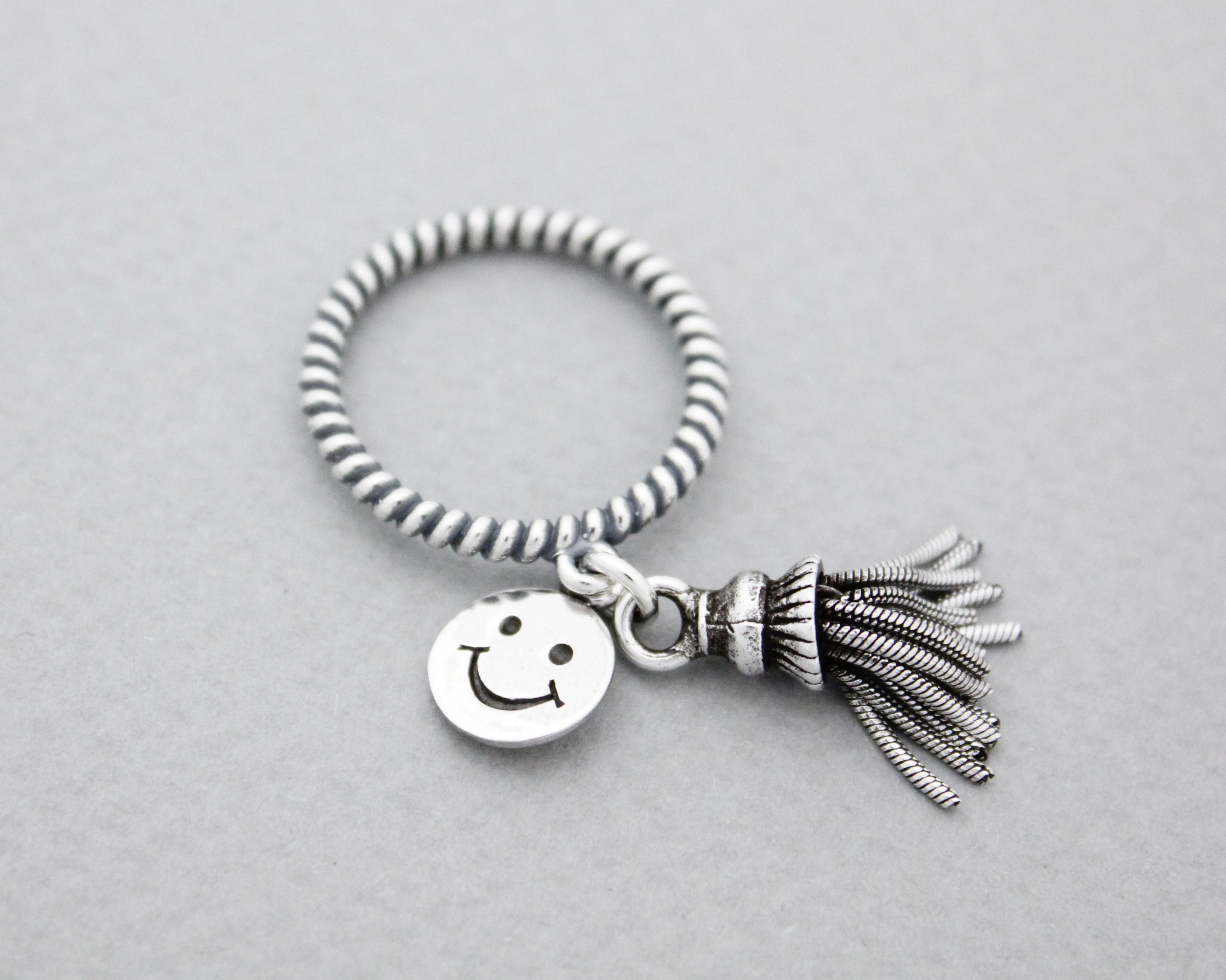 925 Sterling Silver Tassel And Smiley Face Pendant Dangle Ring, R0935s ...
